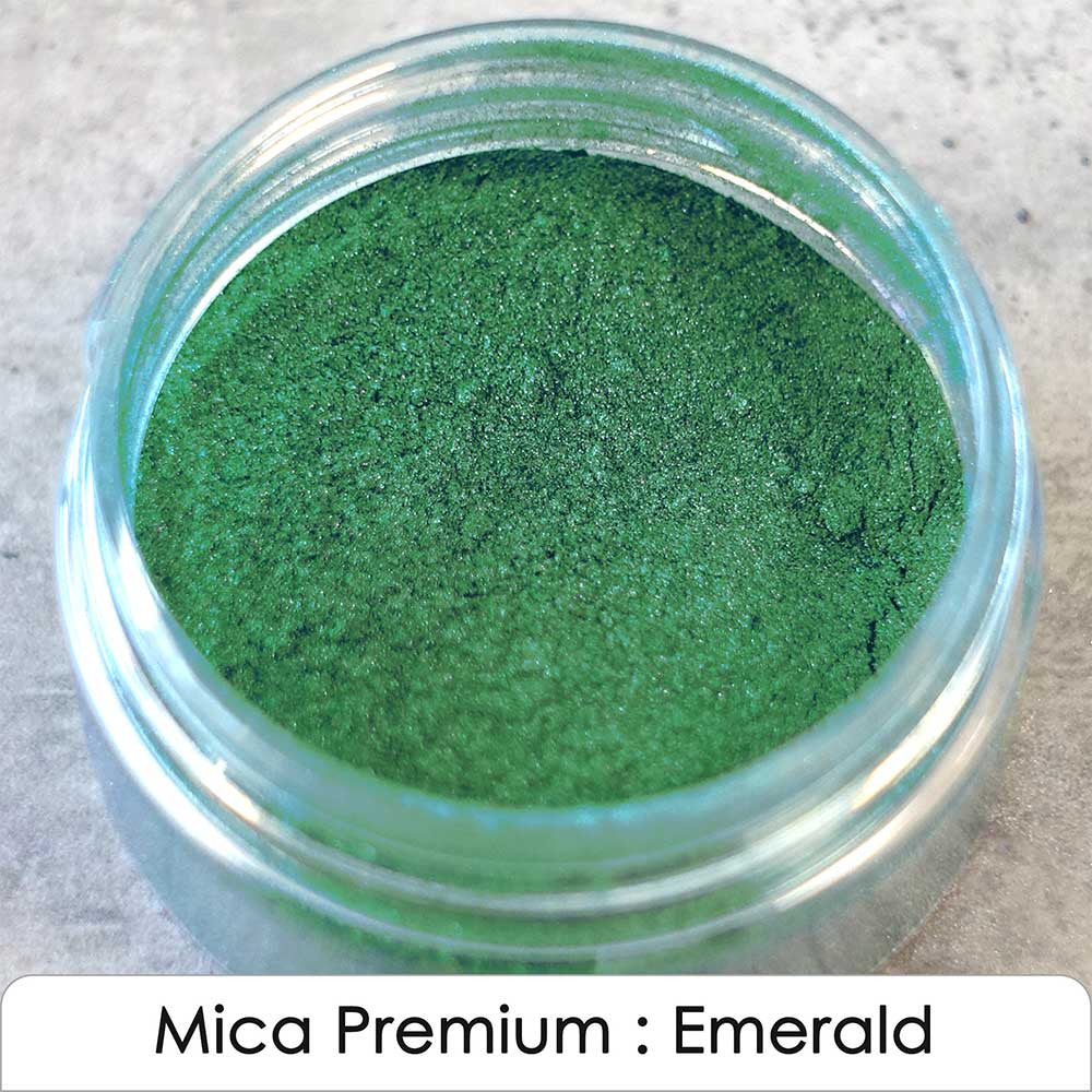 Emerald Natural Mica Powder I Candles and Cosmetics